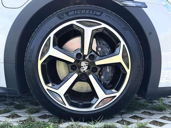 Pelēks Porsche Taycan 2025 Klaipėda, ar dzinēja tilpumu 0.00 L un nobraukumu 28 tūkst. km par 92100 €, foto 10 vietnē AUTOMOTO.COM.LV