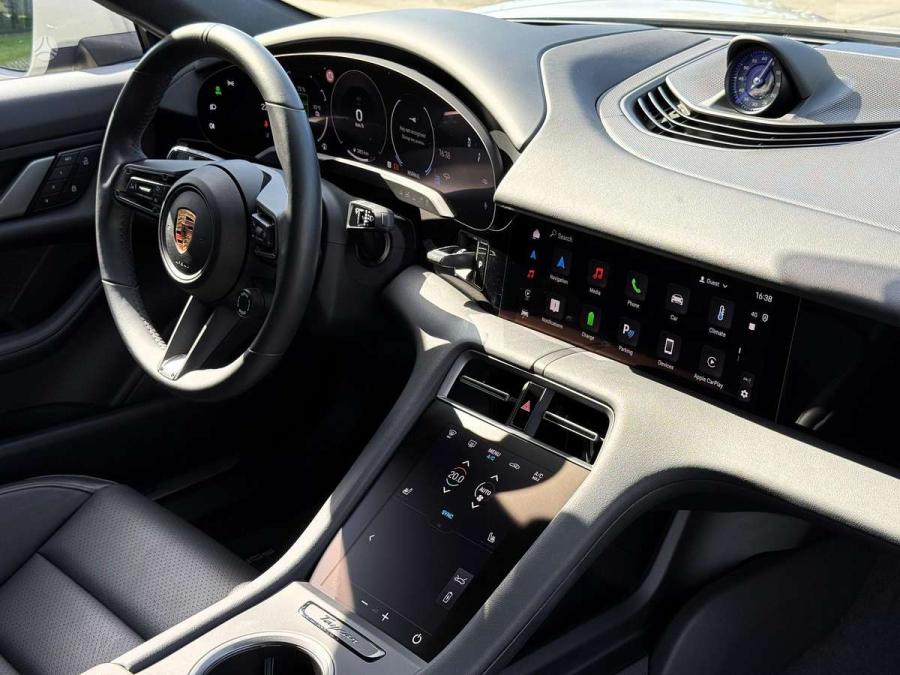 Grey Porsche Taycan 2025 in Klaipeda, with an engine capacity of 0.00 L and mileage of 28 thousand km for 92100 €, photo 15 on AUTOMOTO.COM.LV