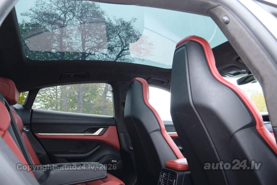 Sarkans Porsche Taycan 2020 Tallina, ar dzinēja tilpumu 0.00 L un nobraukumu 137 tūkst. km par 67000 €, foto 12 vietnē AUTOMOTO.COM.LV