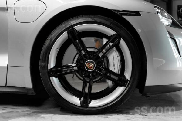 Porsche Taycan 2022 in Riga, with an engine capacity of 0.00 L and mileage of 36 thousand km for 55900 €, photo 7 on AUTOMOTO.COM.LV