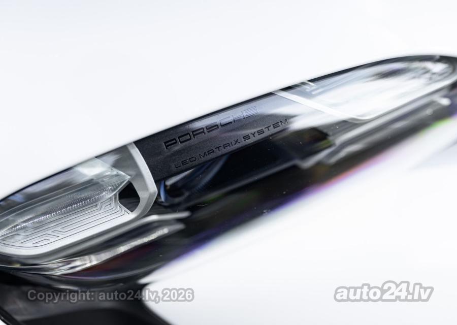 Balts Porsche Taycan 2020 Tallina, ar dzinēja tilpumu 0.00 L un nobraukumu 119 tūkst. km par 67900 €, foto 28 vietnē AUTOMOTO.COM.LV