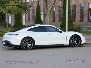 White Porsche Taycan 2021 in Tallinn, with an engine capacity of 0.00 L and mileage of 65 thousand km for 66666 €, photo 5 on AUTOMOTO.COM.LV