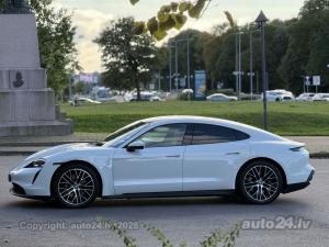 White Porsche Taycan 2021 in Tallinn, with an engine capacity of 0.00 L and mileage of 65 thousand km for 66666 €, photo 11 on AUTOMOTO.COM.LV