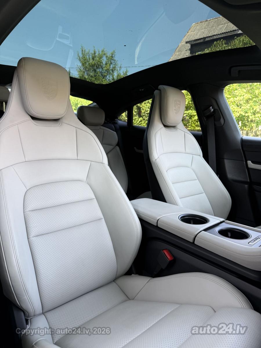 White Porsche Taycan 2021 in Tallinn, with an engine capacity of 0.00 L and mileage of 65 thousand km for 66666 €, photo 17 on AUTOMOTO.COM.LV
