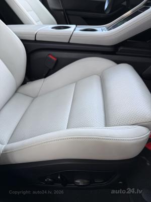 White Porsche Taycan 2021 in Tallinn, with an engine capacity of 0.00 L and mileage of 65 thousand km for 66666 €, photo 19 on AUTOMOTO.COM.LV