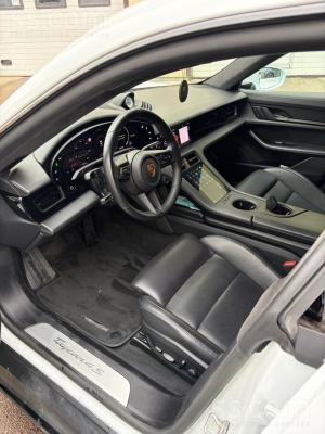 Balts Porsche Taycan 2023 Rīga, ar dzinēja tilpumu 0.00 L un nobraukumu 45 tūkst. km par 72900 €, foto 7 vietnē AUTOMOTO.COM.LV