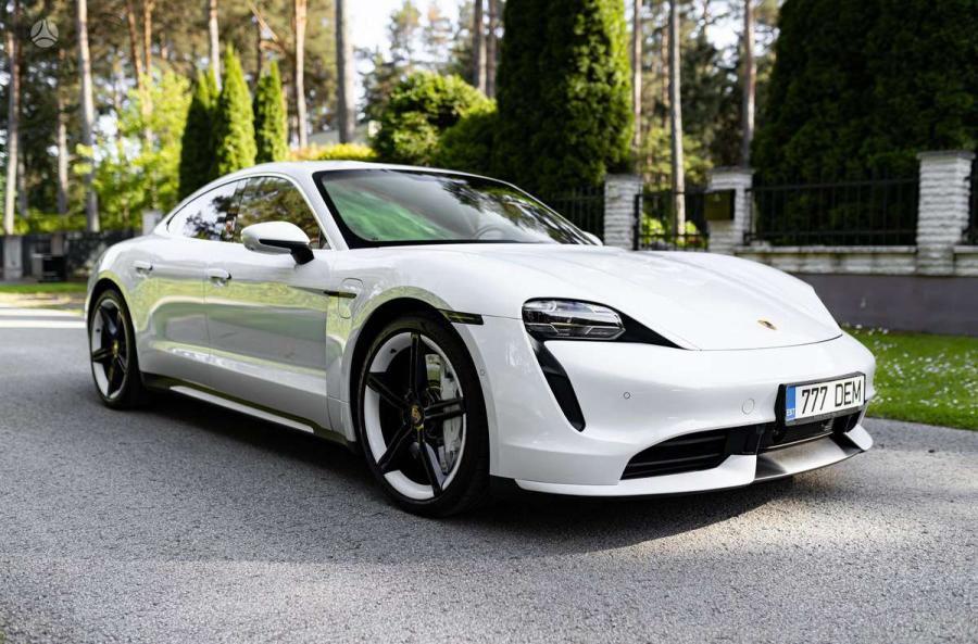 Balts Porsche Taycan 2020 Tallina, ar dzinēja tilpumu 0.00 L un nobraukumu 119 tūkst. km par 67900 €, foto 4 vietnē AUTOMOTO.COM.LV