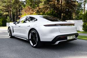 Balts Porsche Taycan 2020 Tallina, ar dzinēja tilpumu 0.00 L un nobraukumu 119 tūkst. km par 67900 €, foto 5 vietnē AUTOMOTO.COM.LV