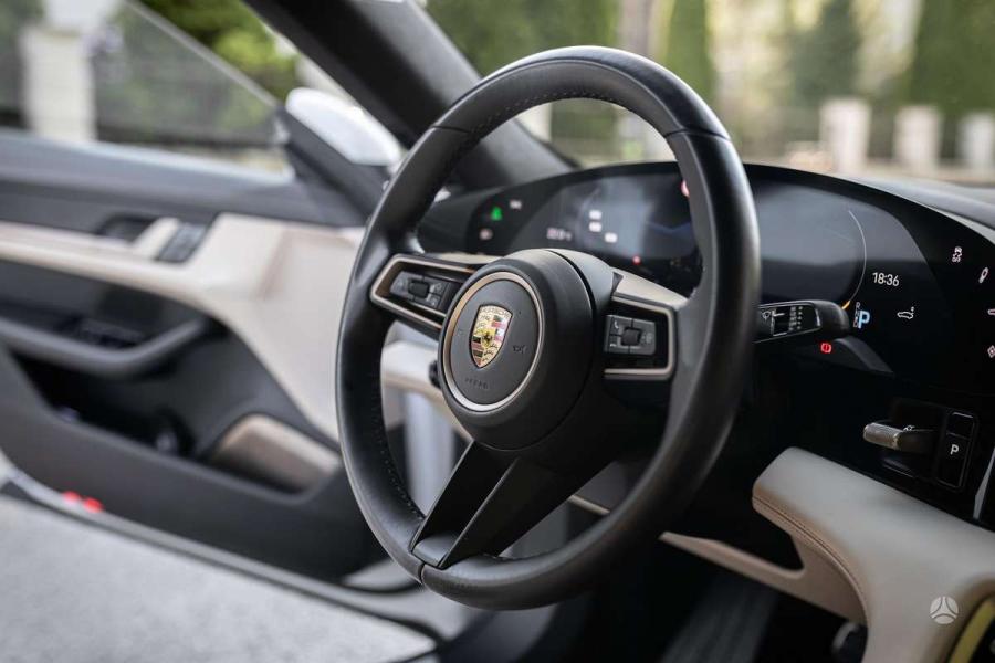 Balts Porsche Taycan 2020 Tallina, ar dzinēja tilpumu 0.00 L un nobraukumu 119 tūkst. km par 67900 €, foto 9 vietnē AUTOMOTO.COM.LV
