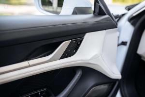 Balts Porsche Taycan 2020 Tallina, ar dzinēja tilpumu 0.00 L un nobraukumu 119 tūkst. km par 67900 €, foto 15 vietnē AUTOMOTO.COM.LV