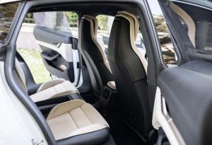 Balts Porsche Taycan 2020 Tallina, ar dzinēja tilpumu 0.00 L un nobraukumu 119 tūkst. km par 67900 €, foto 20 vietnē AUTOMOTO.COM.LV
