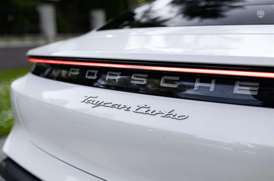 Balts Porsche Taycan 2020 Tallina, ar dzinēja tilpumu 0.00 L un nobraukumu 119 tūkst. km par 67900 €, foto 27 vietnē AUTOMOTO.COM.LV