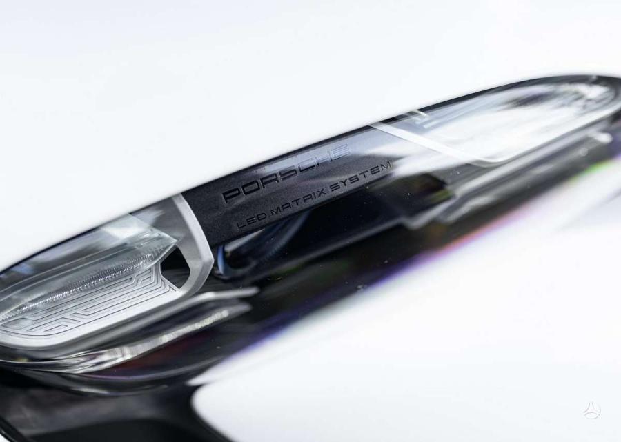 Balts Porsche Taycan 2020 Tallina, ar dzinēja tilpumu 0.00 L un nobraukumu 119 tūkst. km par 67900 €, foto 28 vietnē AUTOMOTO.COM.LV