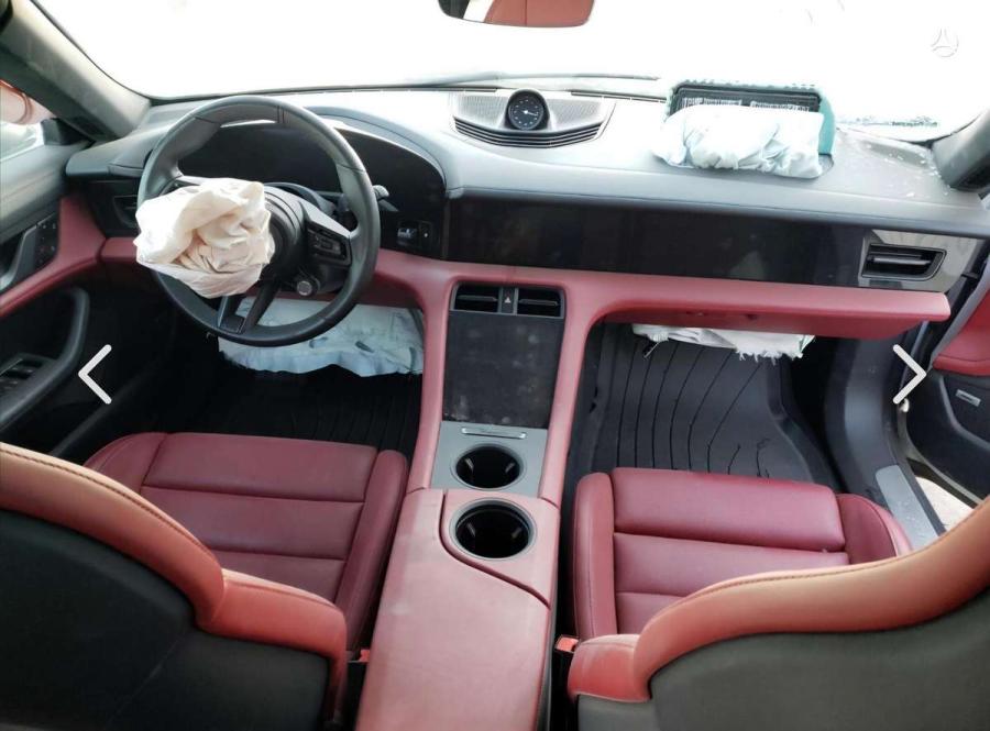 White Porsche Taycan 2021 in Klaipeda, with an engine capacity of 0.00 L and mileage of 20 thousand km for 19999 €, photo 8 on AUTOMOTO.COM.LV