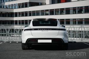 Белый Порше Тайкан 2023 в Рига, объемом двигателя 0.00 л и пробегом 62 тыс. км за 77500 €, фото 7 на AUTOMOTO.COM.LV