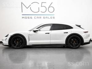 White Porsche Taycan 2021 in Riga, with an engine capacity of 0.00 L and mileage of 42 thousand km for 59900 €, photo 5 on AUTOMOTO.COM.LV