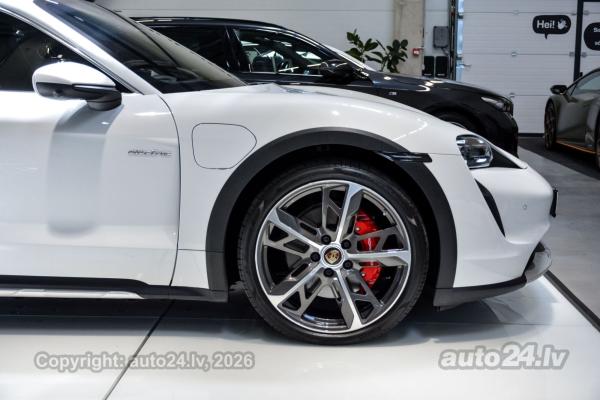 Balts Porsche Taycan 2022 Tallina, ar dzinēja tilpumu 0.00 L un nobraukumu 25 tūkst. km par 71000 €, foto 4 vietnē AUTOMOTO.COM.LV