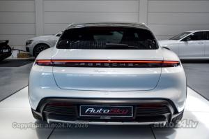 White Porsche Taycan 2022 in Tallinn, with an engine capacity of 0.00 L and mileage of 25 thousand km for 71000 €, photo 7 on AUTOMOTO.COM.LV