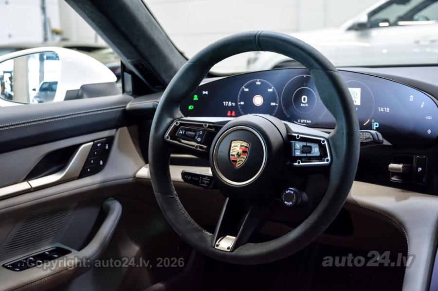 White Porsche Taycan 2022 in Tallinn, with an engine capacity of 0.00 L and mileage of 25 thousand km for 71000 €, photo 10 on AUTOMOTO.COM.LV