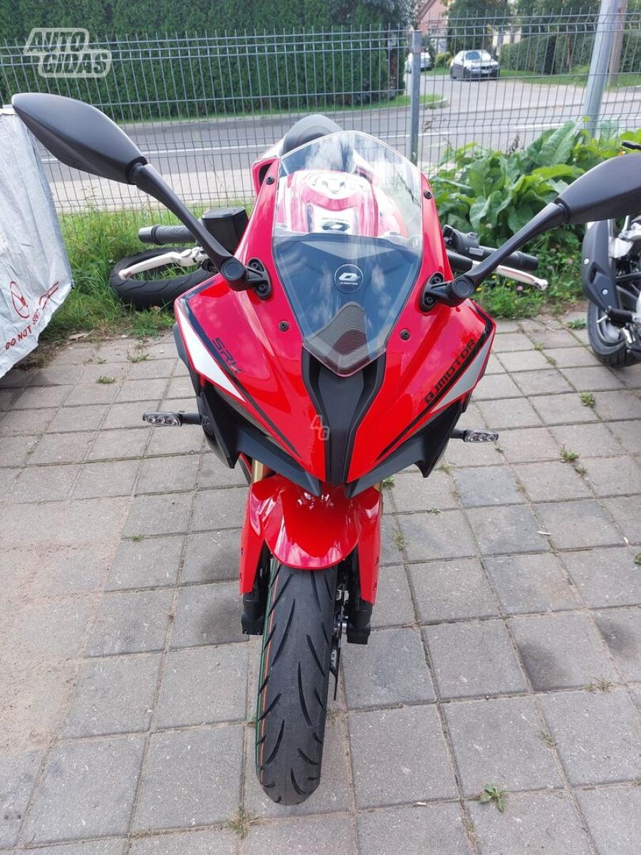 QJ Motor SRK 125R 2025 in Klaipeda, with an engine capacity of 0.13 L and mileage of 0 thousand km for 3399 €, photo 6 on AUTOMOTO.COM.LV