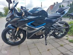 Ку Джей SRK 125R 2025 в Каунас, объемом двигателя 0.13 л и пробегом 0 тыс. км за 3399 €, фото 2 на AUTOMOTO.COM.LV