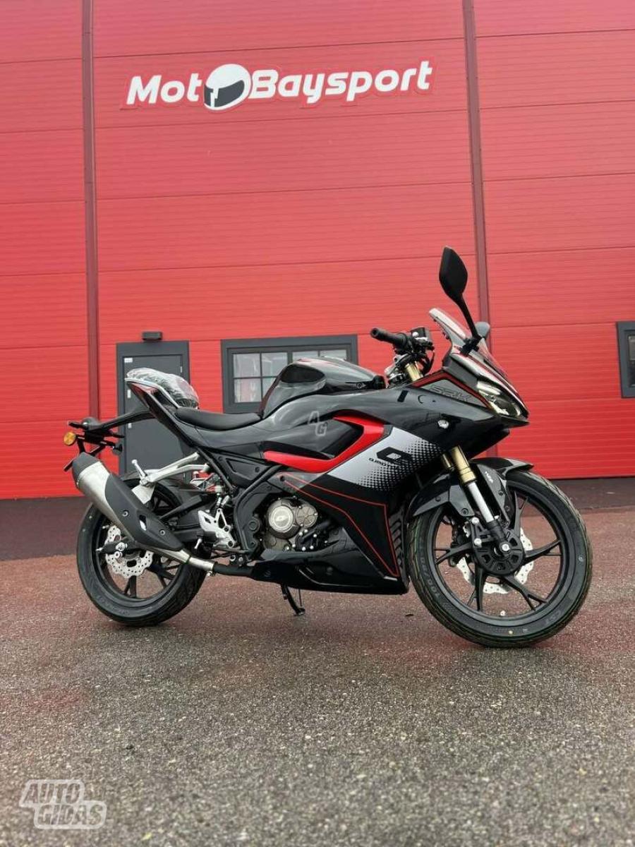 QJ Motor SRK 125R 2026 in Kaunas, with an engine capacity of 0.13 L and mileage of 0 thousand km for 3449 €, photo 1 on AUTOMOTO.COM.LV