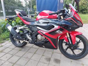 QJ Motor SRK 125R 2026 in Kaunas, with an engine capacity of 0.13 L and mileage of 0 thousand km for 3449 €, photo 5 on AUTOMOTO.COM.LV