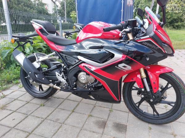 QJ Motor SRK 125R 2026 in Ignalina, with an engine capacity of 0.13 L and mileage of 0 thousand km for 3449 €, photo 4 on AUTOMOTO.COM.LV