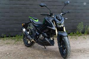 Melns QJ Motor SRK 125S 2025 Viļņa, ar dzinēja tilpumu 0.13 L un nobraukumu 4 tūkst. km par 2100 €, foto  vietnē AUTOMOTO.COM.LV
