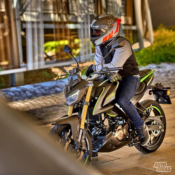 Ку Джей SRK 125S 2025 в Вильнюс, объемом двигателя 0.13 л и пробегом 0 тыс. км за 2849 €, фото 2 на AUTOMOTO.COM.LV