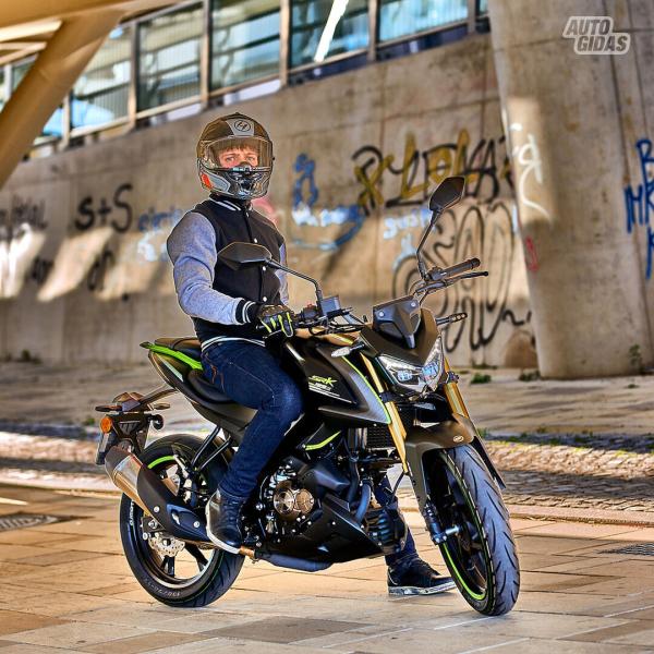 Ку Джей SRK 125S 2025 в Вильнюс, объемом двигателя 0.13 л и пробегом 0 тыс. км за 2849 €, фото 3 на AUTOMOTO.COM.LV