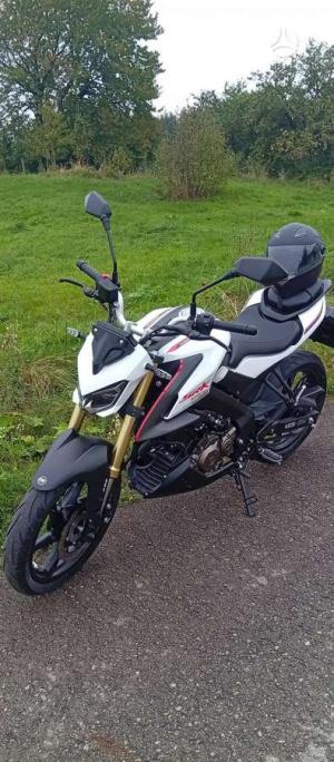 Balts QJ Motor SRK 125S 2025 Viļņa, ar dzinēja tilpumu 0.13 L un nobraukumu 1 tūkst. km par 1500 €, foto  vietnē AUTOMOTO.COM.LV