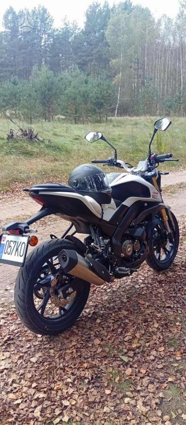 Balts QJ Motor SRK 125S 2025 Viļņa, ar dzinēja tilpumu 0.13 L un nobraukumu 1 tūkst. km par 1500 €, foto 2 vietnē AUTOMOTO.COM.LV