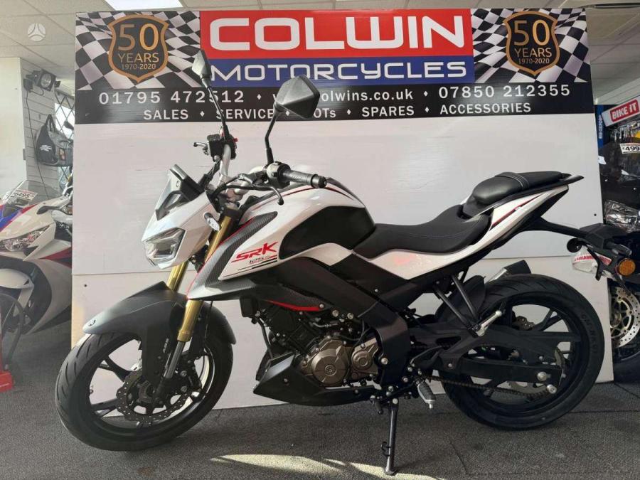 White QJ Motor SRK 125S 2025 in Vilnius, with an engine capacity of 0.13 L and mileage of 1 thousand km for 1500 €, photo 5 on AUTOMOTO.COM.LV