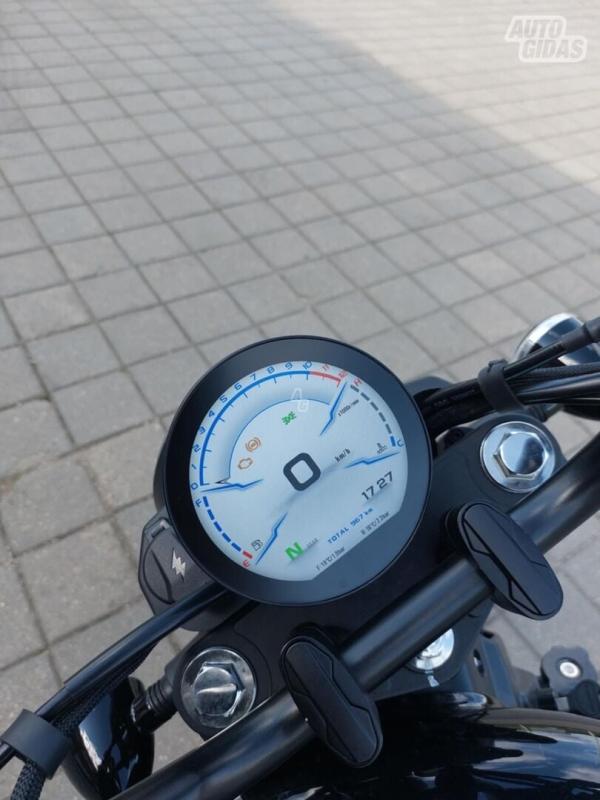 Черный Ку Джей SRV 125 2025 в Вильнюс, объемом двигателя 0.13 л и пробегом 967 тыс. км за 2699 €, фото 2 на AUTOMOTO.COM.LV