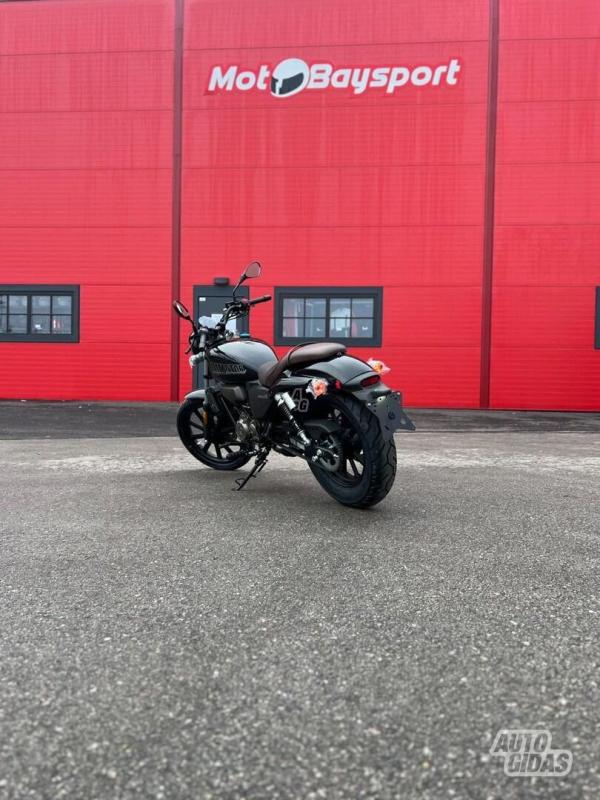 Black QJ Motor SRV 125 2026 in Kaunas, with an engine capacity of 0.13 L and mileage of 0 thousand km for 2699 €, photo 4 on AUTOMOTO.COM.LV