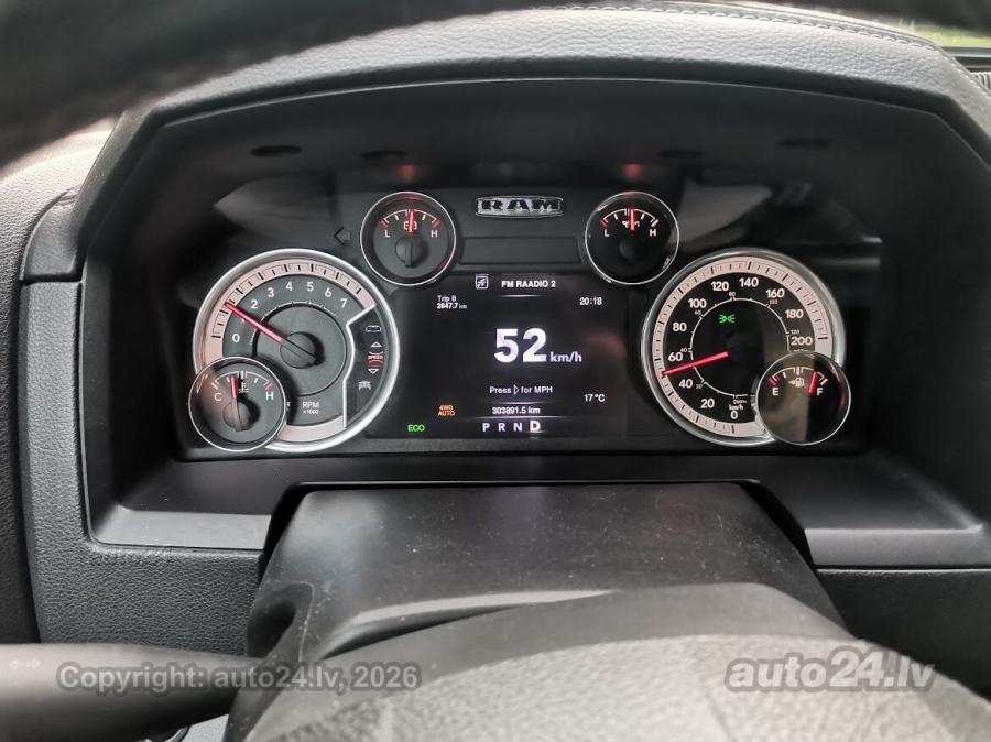 Черный Ram 1500 2016 в Таллин, объемом двигателя 5.70 л и пробегом 305 тыс. км за 21750 €, фото 5 на AUTOMOTO.COM.LV