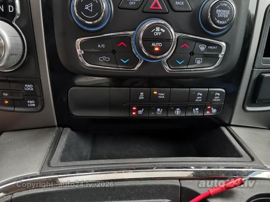 Черный Ram 1500 2016 в Таллин, объемом двигателя 5.70 л и пробегом 305 тыс. км за 21750 €, фото 6 на AUTOMOTO.COM.LV