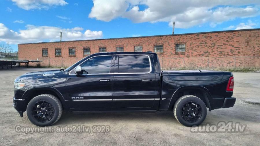 Black Ram 1500 2019 in Tallinn, with an engine capacity of 5.70 L and mileage of 133 thousand km for 39900 €, photo 3 on AUTOMOTO.COM.LV