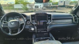 Black Ram 1500 2019 in Tallinn, with an engine capacity of 5.70 L and mileage of 133 thousand km for 39900 €, photo 7 on AUTOMOTO.COM.LV