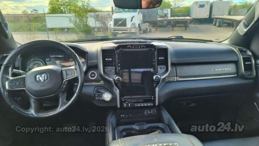 Black Ram 1500 2019 in Tallinn, with an engine capacity of 5.70 L and mileage of 133 thousand km for 39900 €, photo 7 on AUTOMOTO.COM.LV
