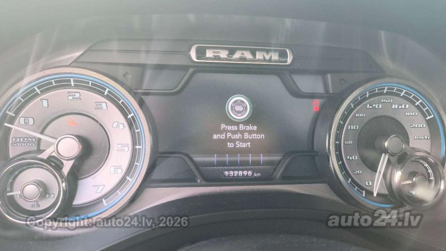 Black Ram 1500 2019 in Tallinn, with an engine capacity of 5.70 L and mileage of 133 thousand km for 39900 €, photo 8 on AUTOMOTO.COM.LV