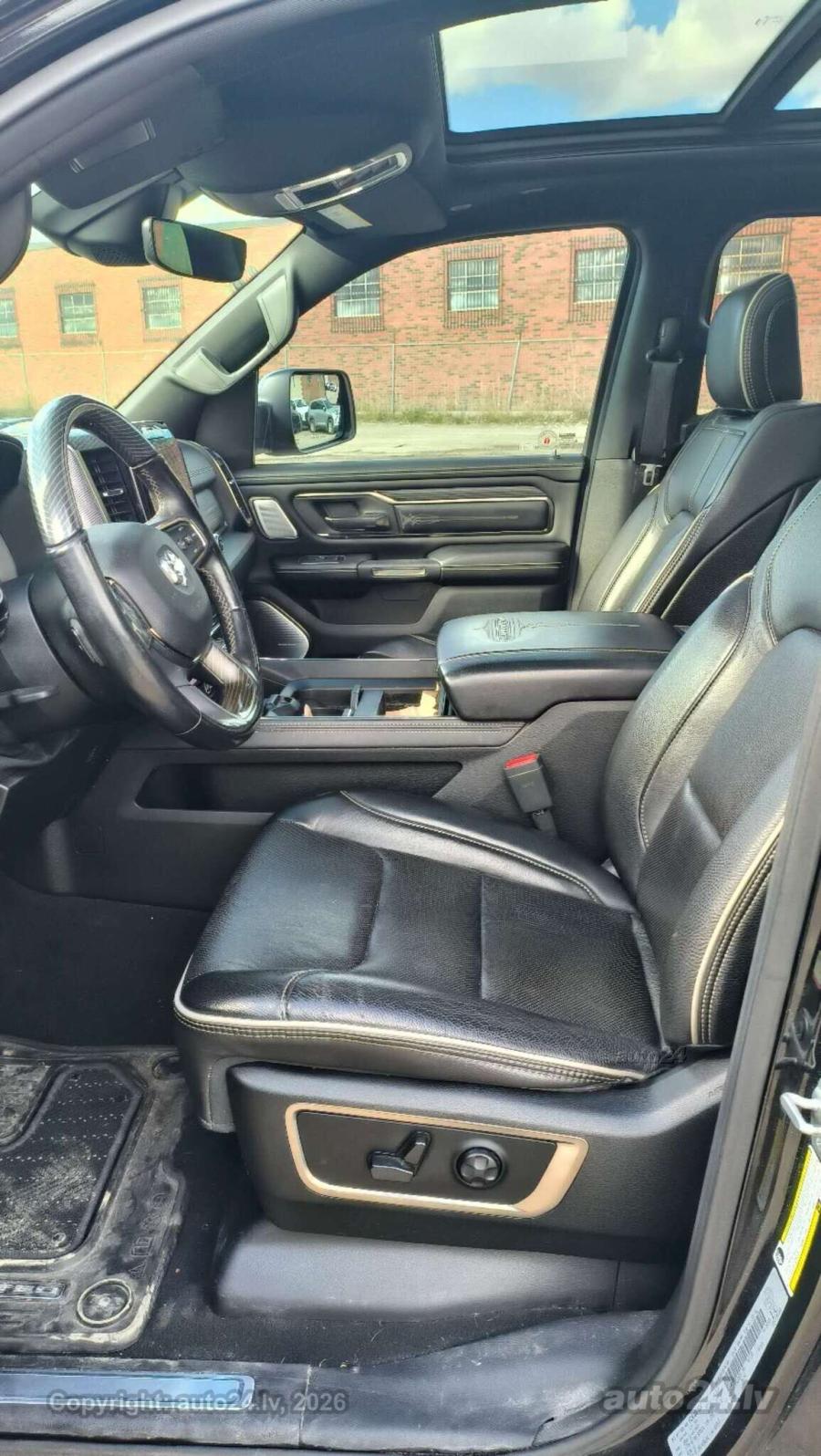 Black Ram 1500 2019 in Tallinn, with an engine capacity of 5.70 L and mileage of 133 thousand km for 39900 €, photo 9 on AUTOMOTO.COM.LV