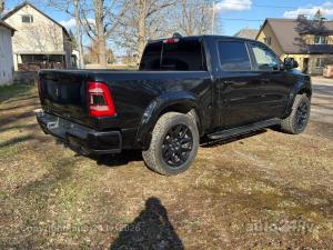 Black Ram 1500 2019 in Voru, with an engine capacity of 5.70 L and mileage of 120 thousand km for 41500 €, photo 4 on AUTOMOTO.COM.LV