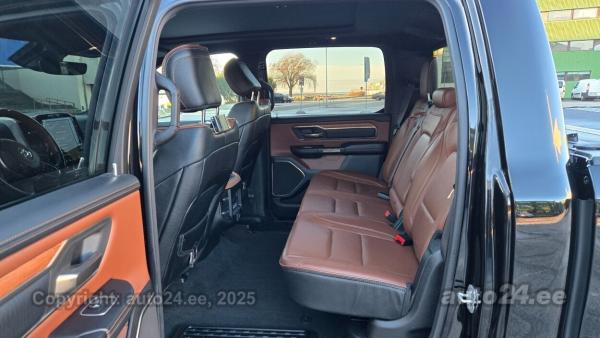 Черный Ram 1500 2020 в Таллин, объемом двигателя 5.70 л и пробегом 96 тыс. км за 55000 €, фото 11 на AUTOMOTO.COM.LV