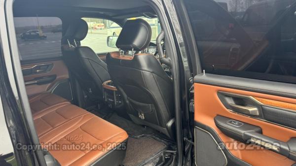 Melns Ram 1500 2020 Tallina, ar dzinēja tilpumu 5.70 L un nobraukumu 166 tūkst. km par 48000 €, foto 11 vietnē AUTOMOTO.COM.LV