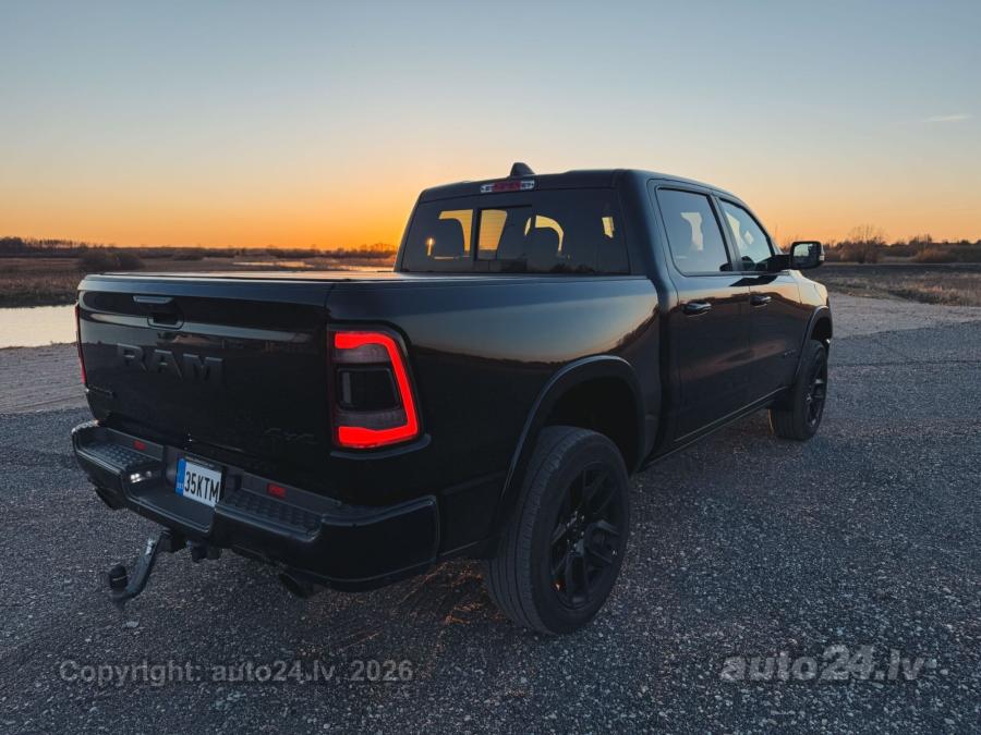 Черный Ram 1500 2020 в Тарту, объемом двигателя 5.70 л и пробегом 164 тыс. км за 52900 €, фото 4 на AUTOMOTO.COM.LV