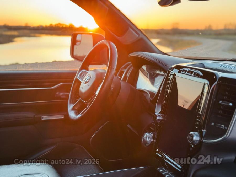 Черный Ram 1500 2020 в Тарту, объемом двигателя 5.70 л и пробегом 164 тыс. км за 52900 €, фото 6 на AUTOMOTO.COM.LV