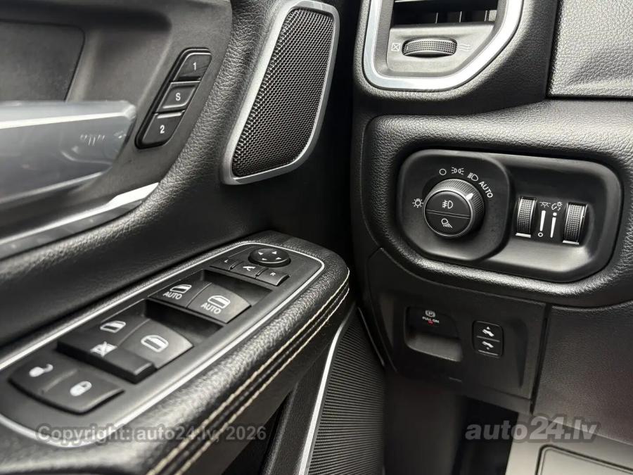 Melns Ram 1500 2020 Tallina, ar dzinēja tilpumu 3.00 L un nobraukumu 174 tūkst. km par 39900 €, foto 14 vietnē AUTOMOTO.COM.LV