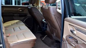 Black Ram 1500 2020 in Tallinn, with an engine capacity of 5.70 L and mileage of 161 thousand km for 47000 €, photo 9 on AUTOMOTO.COM.LV
